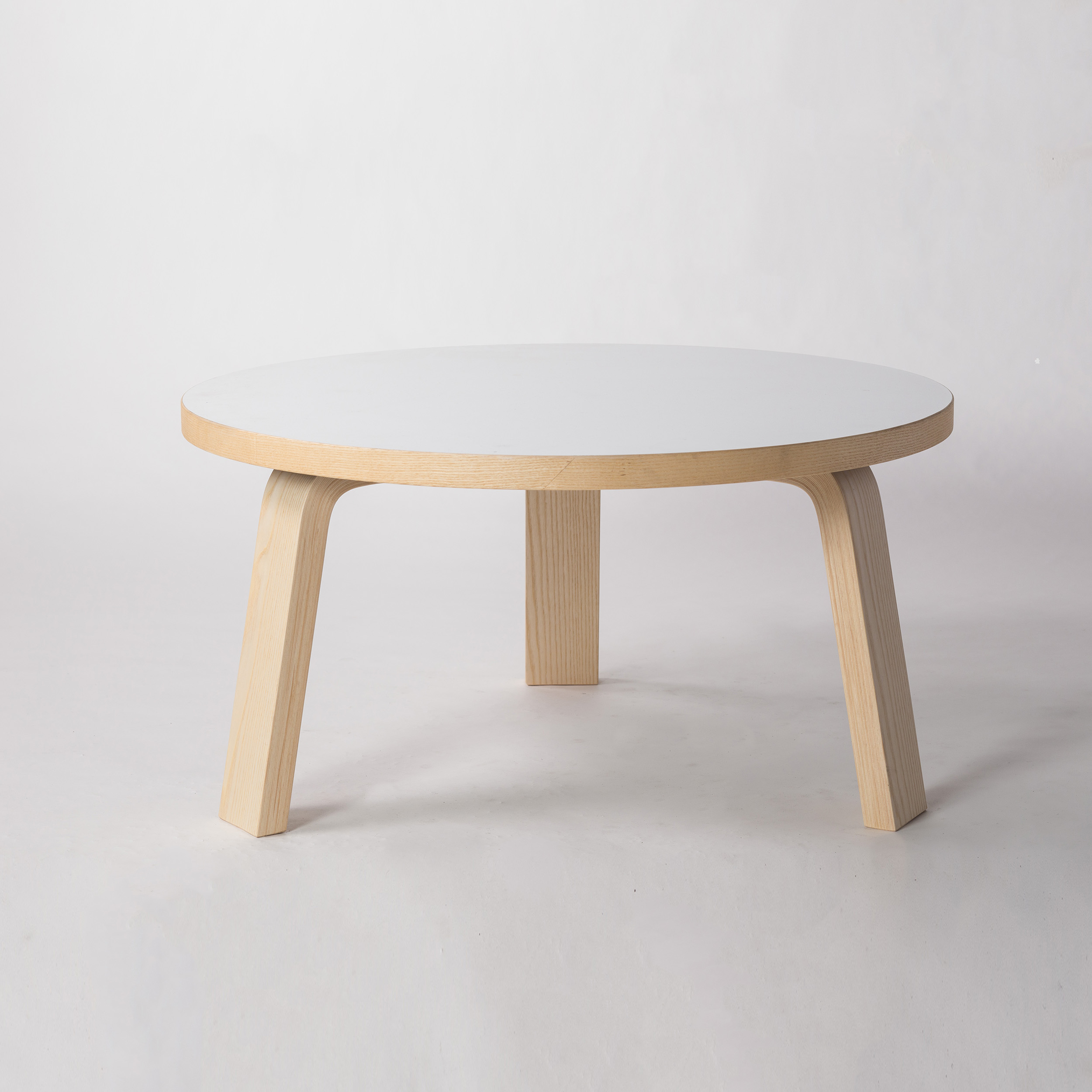 Bach Coffee Table | Thonet
